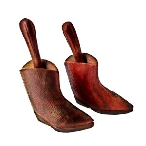 Pepper Mill Wood, Pepper Crusher. Figure Ironwood Handmade for Crush Chiltepin Chili Tepin, Spices or Peppers. Kitchen and Utensil Decor (Boot figure)