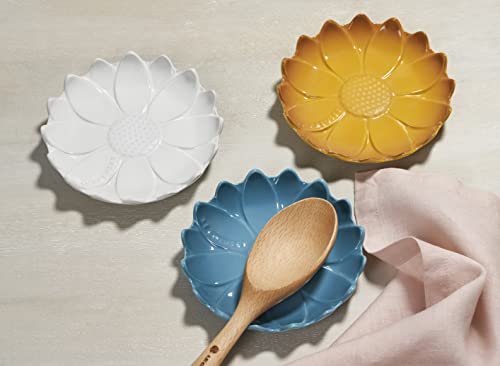 Le Creuset Stoneware Flower Figural Spoon Rest, White