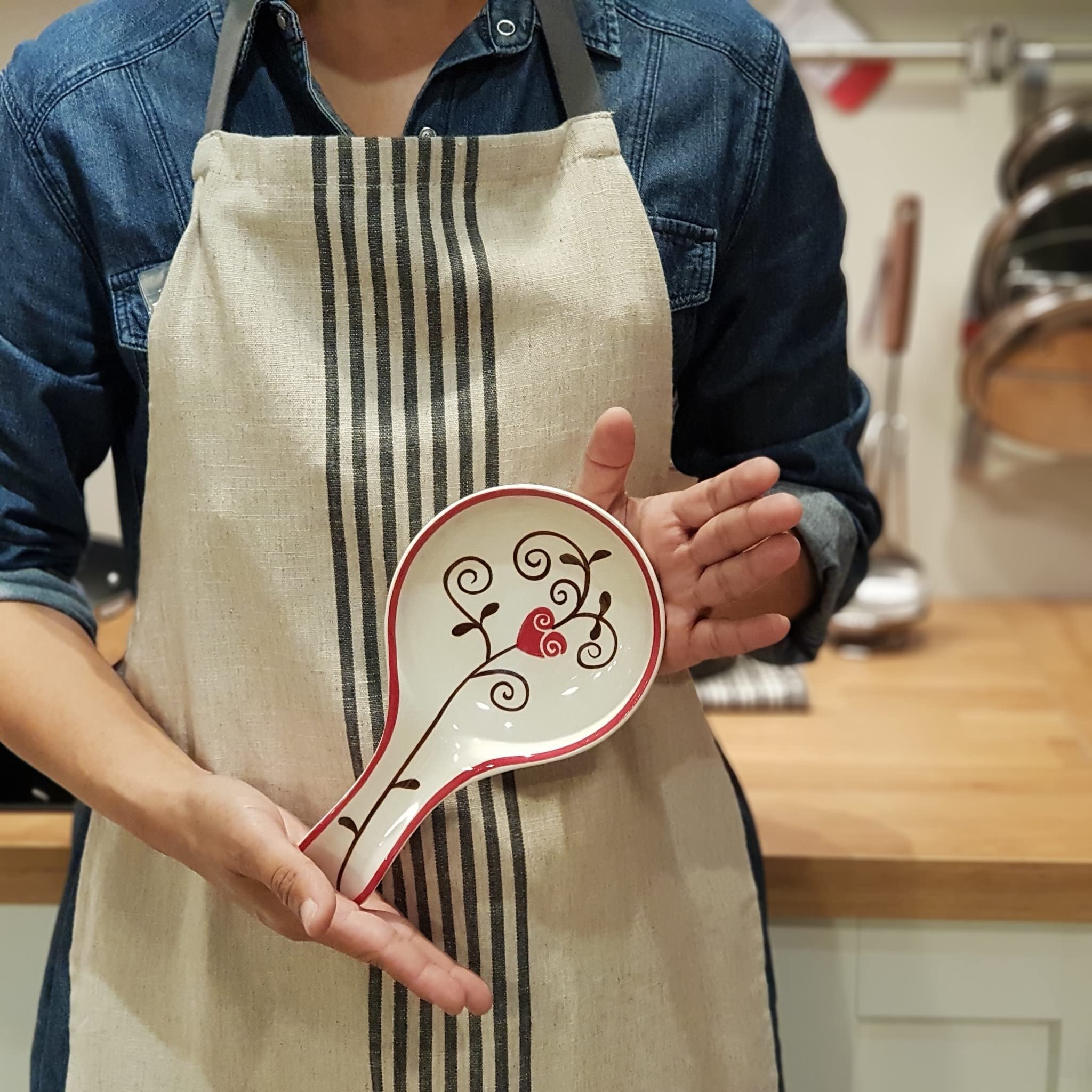 Cute Spoon Rest, Porcelain Spoon Rest for Kitchen Counter, Stove Top, Kitchen Spoon Rest, Utensil Rest for Spoon, Ladle, Spatula, Modern Farmhouse Kitchen Décor. (Red Heart))