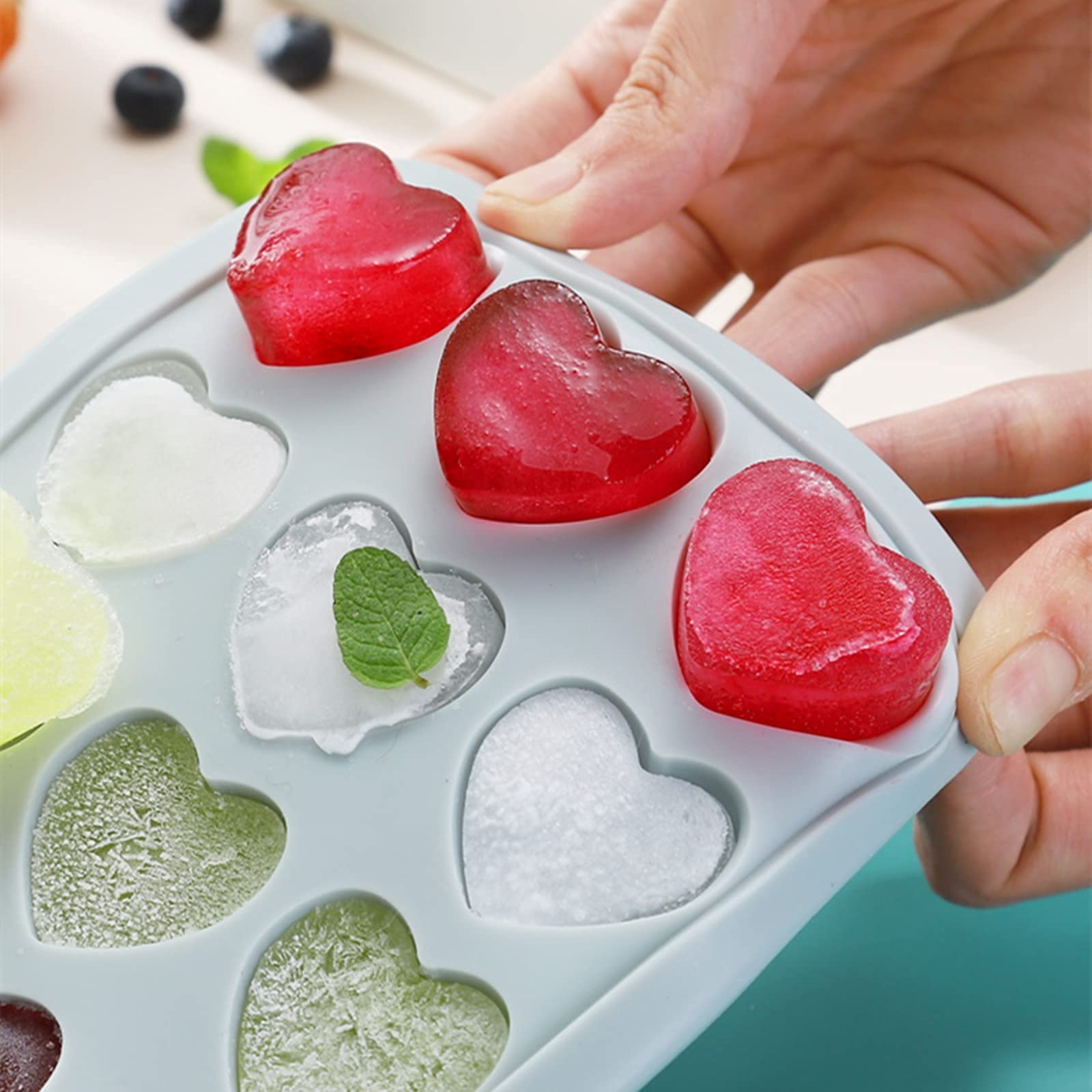 Heart Shaped Ice Cube Trays with Lid, Silicone Heart Mold, Easy Release Ice Trays, 21-Cavity Heart Molds for Ice Cubes, Gelatine, Chocolate, Baking and Candy