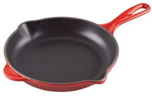 le creuset classic cast iron handle skillet, 9", cerise