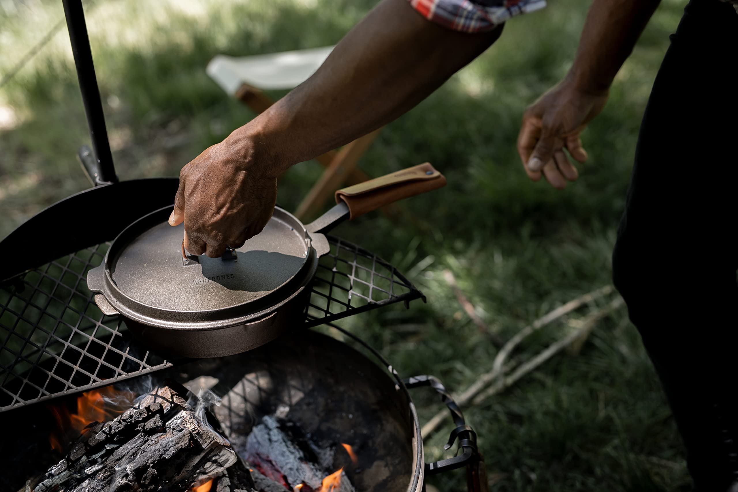 Barebones 10 Inch Cast Iron Skillet - Black Flat Enameled Cast Iron Skillet with Lid, Frying Pan