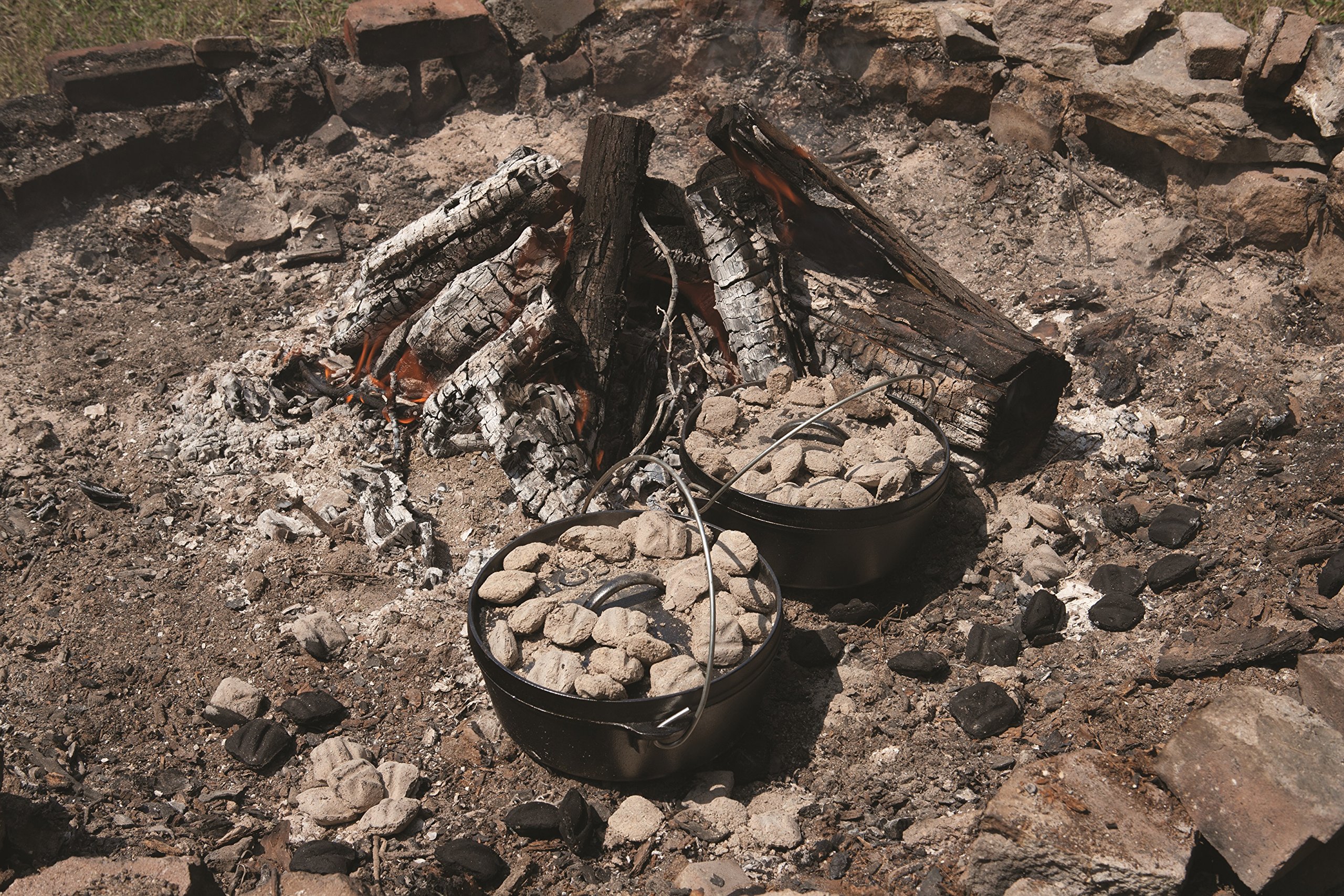 Lodge L10DCO3 Cast Iron Deep Camp Dutch Oven, Pre-Seasoned, 5-Quart and 10 Inch Camp DO Tote Bag,Black