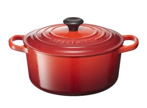 le creuset enameled cast iron signature round dutch oven, 3.5 qt. , cerise