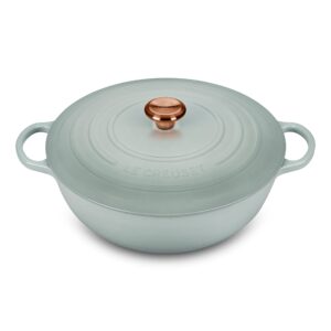 le creuset signature cast iron 7.5-quart chef's oven with copper knob (sea salt)