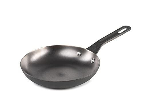 GSI Outdoors Guidecast 8” Frypan I Cast Iron, Lightweight, Gourmet Frying Pan, Camp Cookware