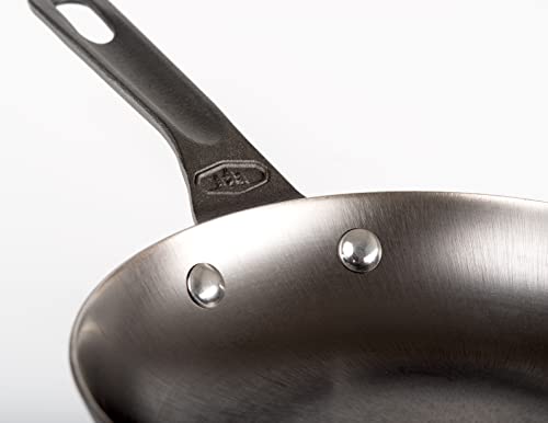 GSI Outdoors Guidecast 8” Frypan I Cast Iron, Lightweight, Gourmet Frying Pan, Camp Cookware