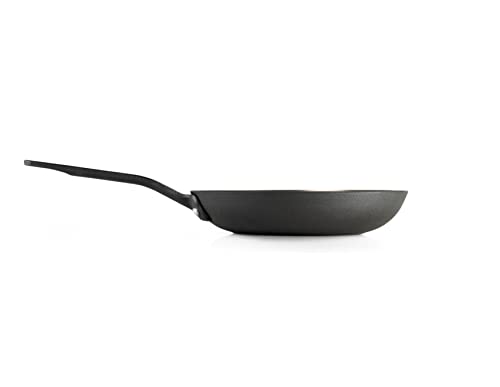 GSI Outdoors Guidecast 8” Frypan I Cast Iron, Lightweight, Gourmet Frying Pan, Camp Cookware