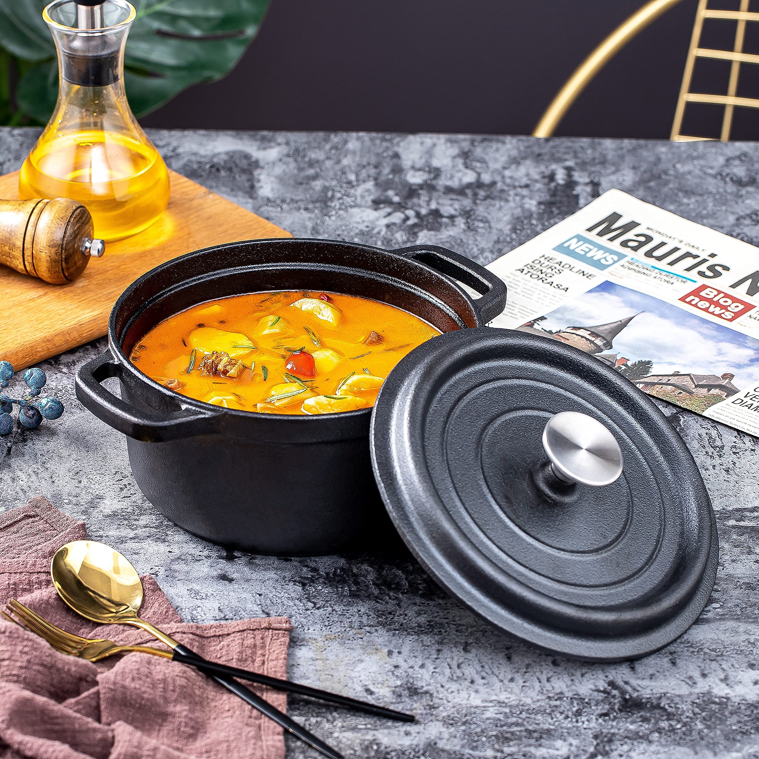 Bruntmor 2.3 Quart Pre-seasoned Cast Iron Dutch Oven With Handles, Lid And Silicone Accessories, 2.3 Qt Black Cast Iron Skillet, Pre-seasoned Shallow Cookware Braising Pan For Casserole Dish