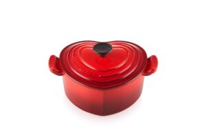 le creuset enameled cast iron heart cocotte, 2 qt., cerise