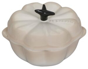 le creuset petite pumpkin cocotte, 12 oz, meringue