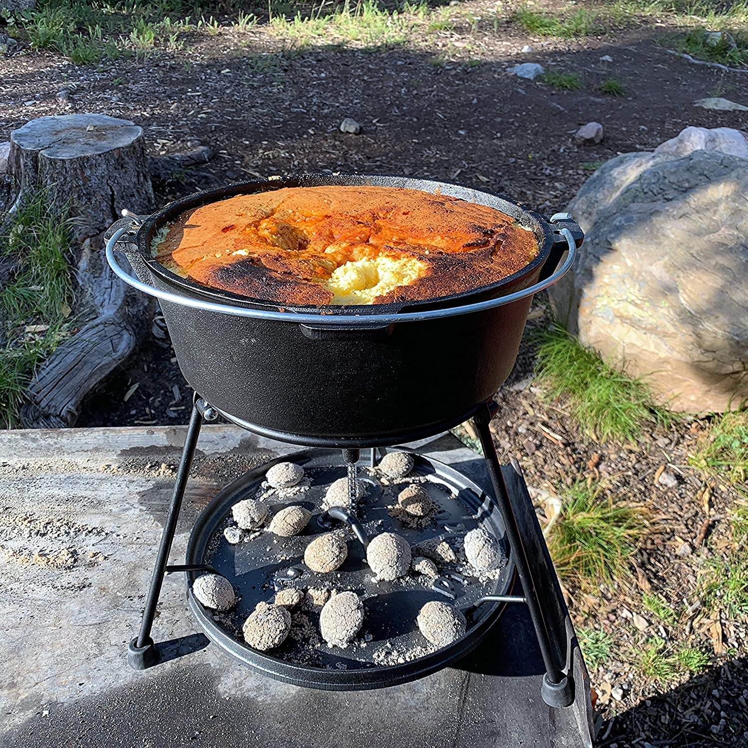 CampMaid 12" Pre-Seasoned 7 Quart Dutch Oven Without Legs