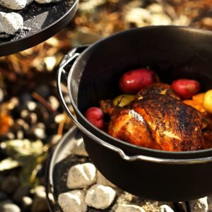 GSI Outdoors Guidecast 7qt Dutch Oven | Cast Iron Dutch Oven for Camping, Cabin and Home Kitchen