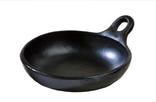 Toque Blanche Authentic Chamba Saute Pan - Black Clay Saute Pan with Small Handle - Handmade Cookware Pan from Colombian Clay - Serving Simmer Pot and Cooking Saute Pan for Stovetop & Oven 10.5 inches