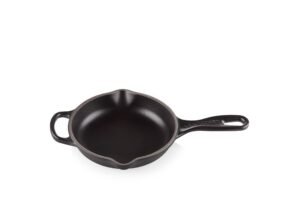 le creuset enameled cast iron signature iron handle skillet, 6.33" (1/2 qt.), licorice