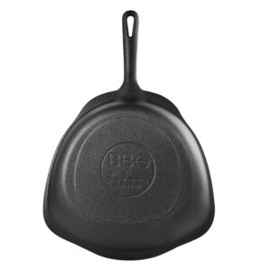 MasterPRO Pre-Seasoned Cast Iron Skillet - Unique Cooking, Saute and Frying Pan for Indoor and Outdoor Use – BBQ Grill, Fire, Oven Safe Camping Cookware, 11” Griddle, Black