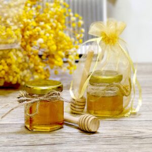 Adabocute 40-Count 1.5 oz Mini Hexagonal Glass Honey Jars - Small with Wooden Dippers, Bee Charms, Gold Gift Bags and Jutes Lids for Baby Shower, Wedding Party Favors