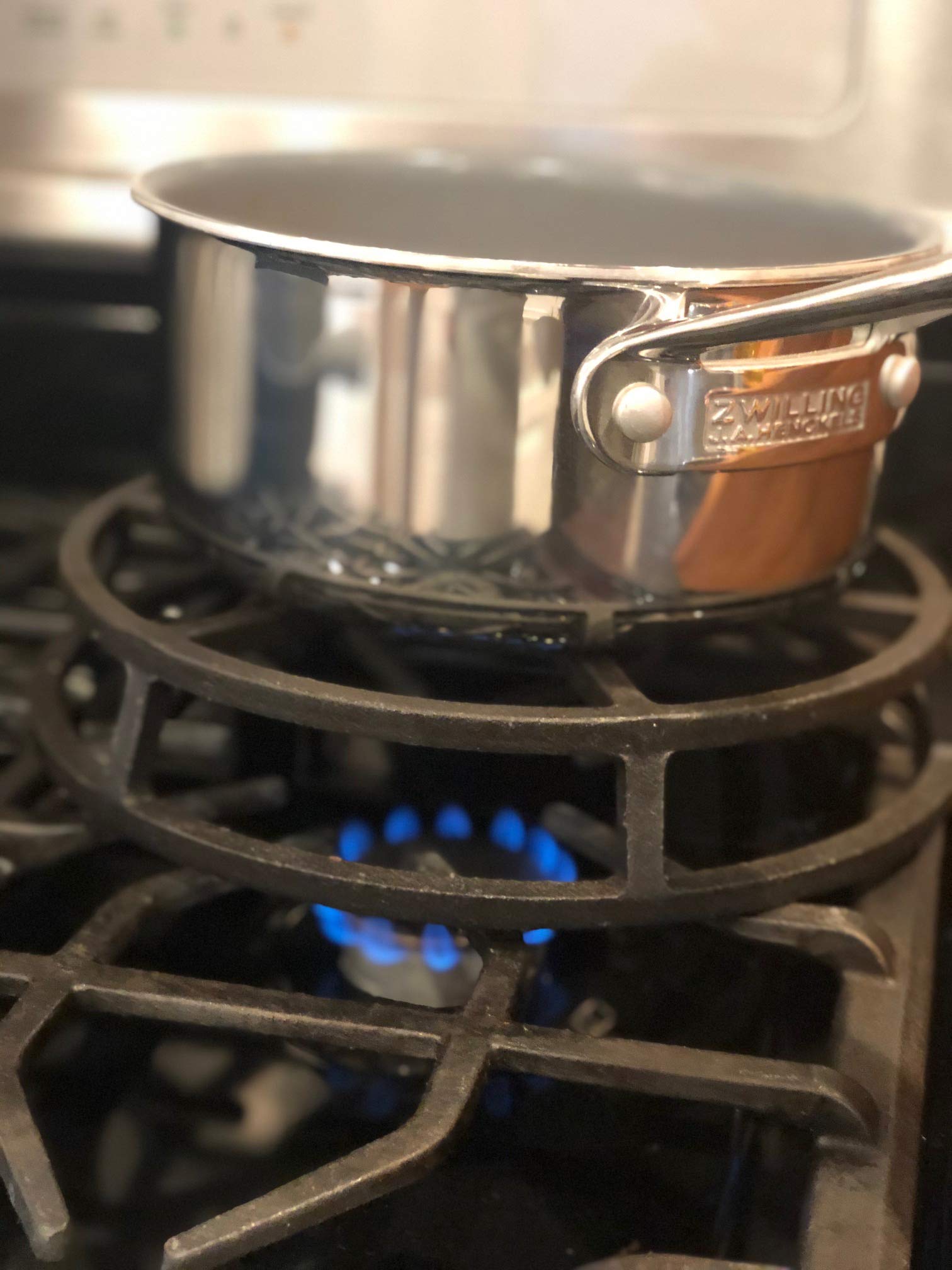 SIMMERGREAT - CAST IRON COOKWARE, STOVE TOP HEAT DIFFUSER, TEMPERATURE CONTROL, PARTIAL FLAME GUARD