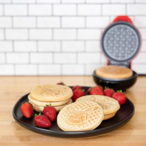 Uncanny Brands Pokémon Pikachu Mini Waffle Maker - Pokemon Kitchen Appliance