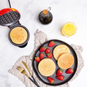 Uncanny Brands Pokémon Pikachu Mini Waffle Maker - Pokemon Kitchen Appliance