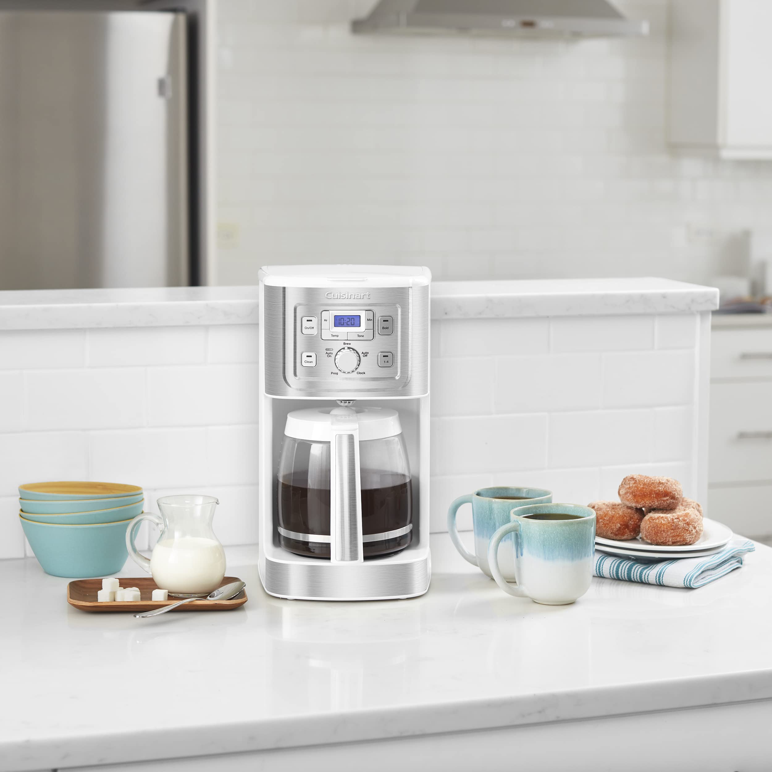 Cuisinart Brew Central Digital Display 14-Cup Self-cleaning Programmable Coffee Maker White (Renewed)