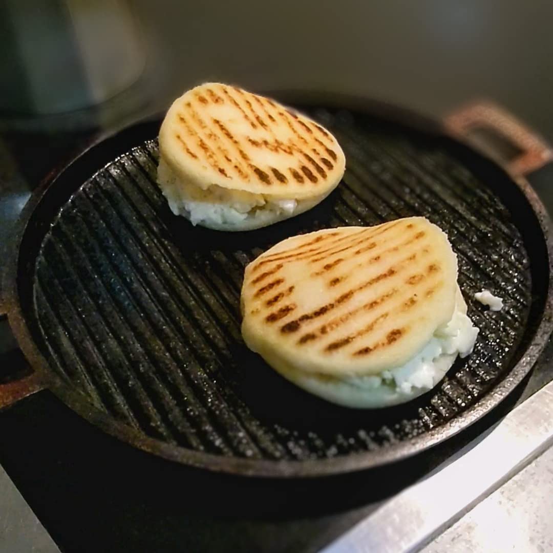 VIKO® Budare Pro Grill arepas precurado 26cm 10.2" Grill-Griddle @vikogrills Gauchogrillx® Hecho en Venezuela