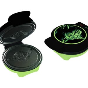 Uncanny Brands Star Wars Yoda Waffle Maker