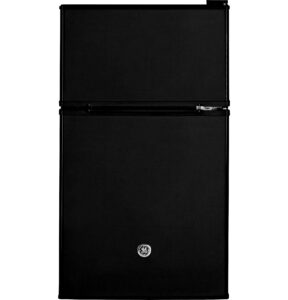 ge mini fridge with freezer | 3.1 cubic ft. | double-door design with glass shelves, crisper drawer & spacious freezer | small refrigerator perfect for the garage, dorm room, or bedroom | black