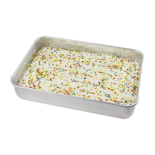 Nesco Aluminum Cake Pan with Classic Lid