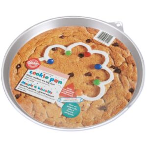 wilton giant cookie pan, round