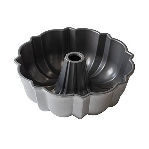 Nordic Ware Original Bundt, 12-Cup, Silver