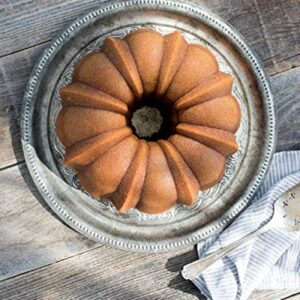 Nordic Ware Original Bundt, 12-Cup, Silver