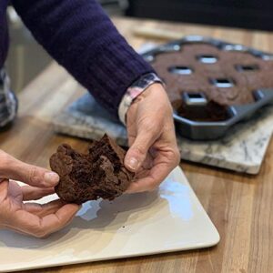 Bakelicious Original Crispy Corner Brownie Pan, Non-Stick