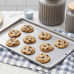 Wilton Recipe Right Medium Cookie Pan