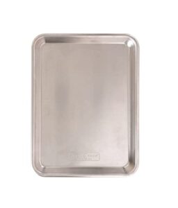 nordic ware natural aluminum commercial baker's quarter sheet