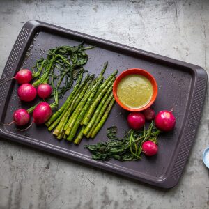 SAVEUR SELECTS Rimmed Baking Sheet, 11-Inch by 17-Inch, Non-stick, Warp-resistant Carbon Steel, Dishwasher Safe, Artisan Bakeware Series