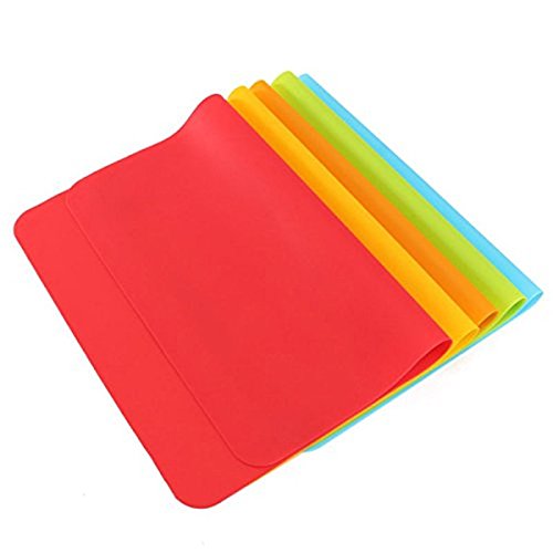 CozzKit Rectangle 3040cm Silicone Place Mats Heat Resistant Non Slip Table Mats (Red)