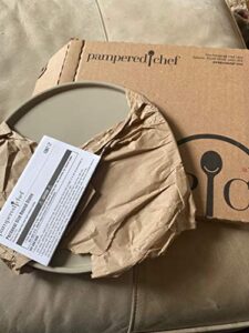 pampered chef #1387 stoneware personal pizza stone personal round size