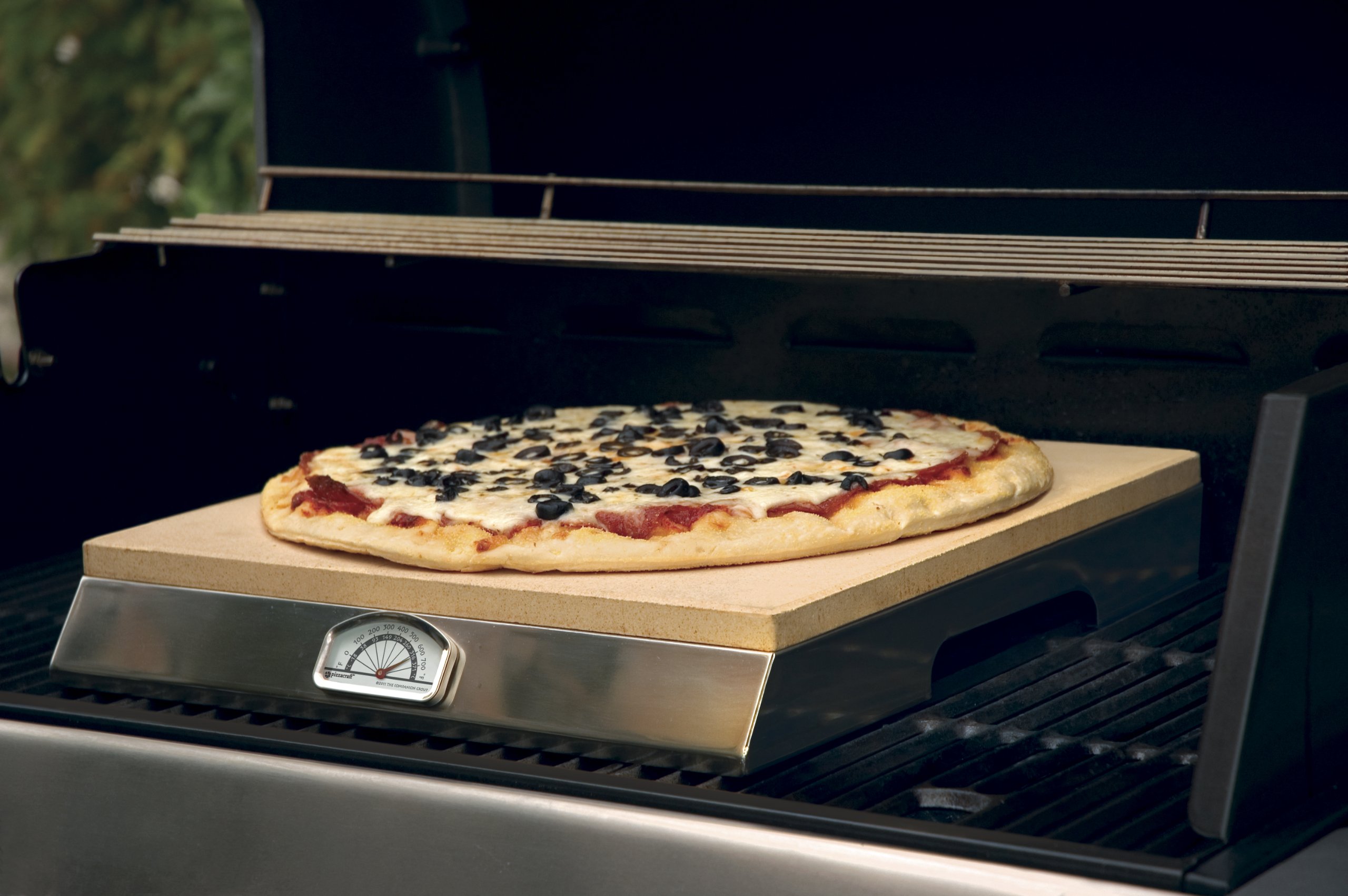 Pizza Stone with Built-In Thermometer Base -