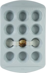 wilton texturra performance non-stick muffin pan-blue 12 cavity