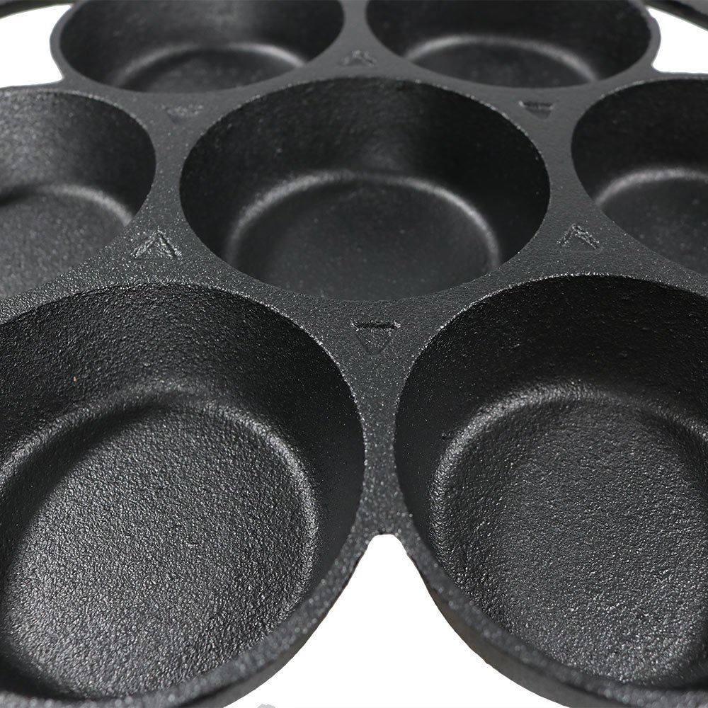 Sunnydaze Cast Iron Drop Biscuit Pan, Pre-Seasoned, 11-Inches, 7-Mold