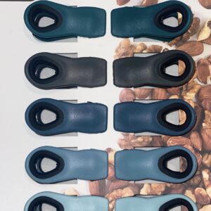 Gourmet Kitchen 10 Piece Bag Clips with Magnet, Food Clips, Chip Clips, Bag Clips for Food Storage with Air Tight Seal Grip, Snack Bags and Food Bags, Air Tight, Shades of Blue and Gray