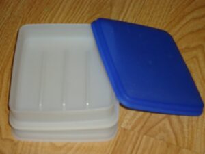 tupperware hot dog house set