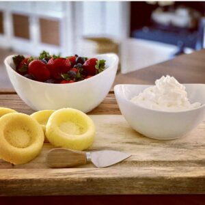 Partito Bella Stackable Porcelain Bowl Set - White Large and Medium Serving Bowls for Cereal, Soup, Noodles or Ice Cream - Made of Pro-Grade Porcelain for Easy Clean Up