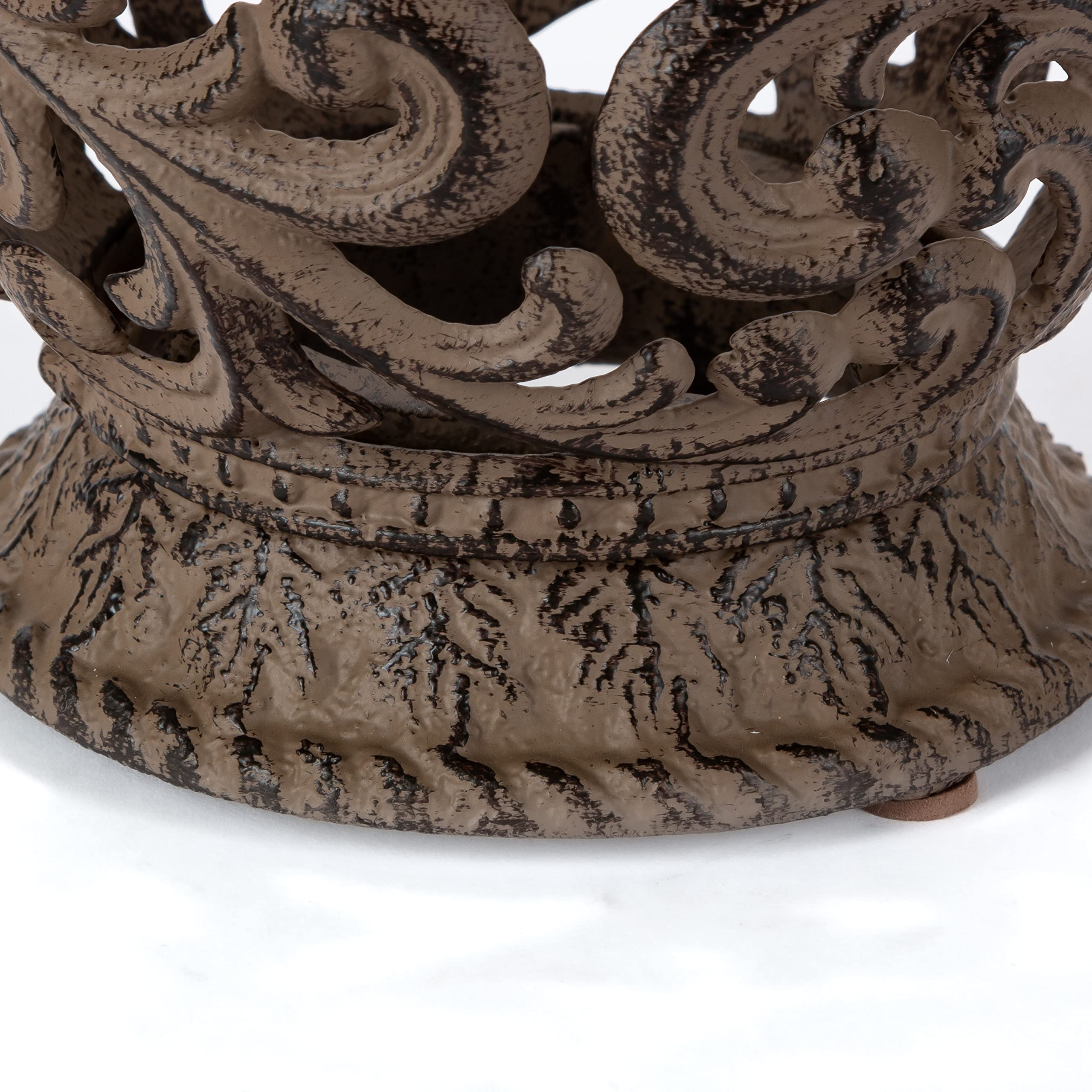 GG Collection Cream Ceramic Bowl and Lid with Detailed Ornate Acanthus Leaf Motif Base