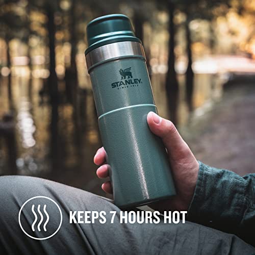 STANLEY Trigger Action Travel Mug 0.47L Hammertone Green – Keeps Hot for 7 Hours - BPA-free Stainless Steel Thermos Travel Mug for Hot Drinks - Leakproof Reusable Coffee Cups