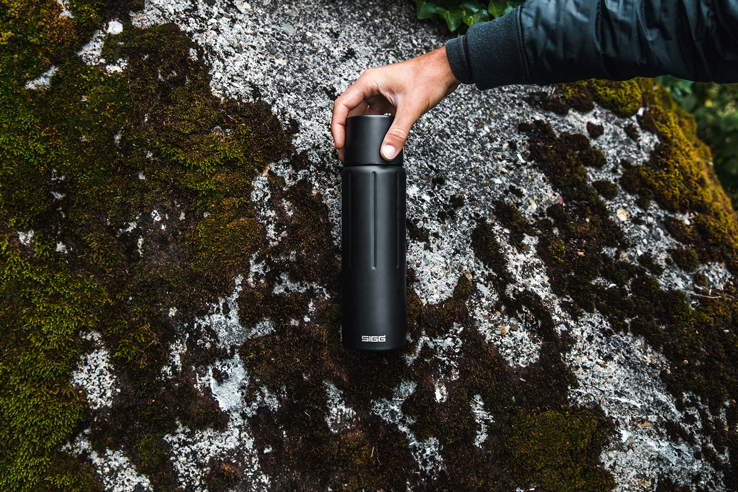 SIGG - Obsidian Insulated Water Bottle - Thermo Flask with Cup - Leakproof - Lightweight - BPA Free - 18/8 Stainless Steel - 37 Oz