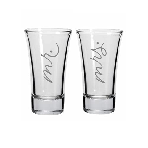 Jemley Wedding Shot Glass Gift Set Mr. and Mrs. | Bride and Groom Wedding Gift | Elegant Silver Font 2oz Shot Glasses | Set of Two | His and Hers Engagement Present | Bridal Shower Gift