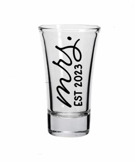 Jemley Mr. and Mrs. Est 2023 Shot Glasses Bride and Groom Shot Glasses Wedding Shot Glasses 2oz Shot Glasses Set of Two Mr. and Mrs. Engagement Present Wedding Shot Glasses | Bridal Shower Gift