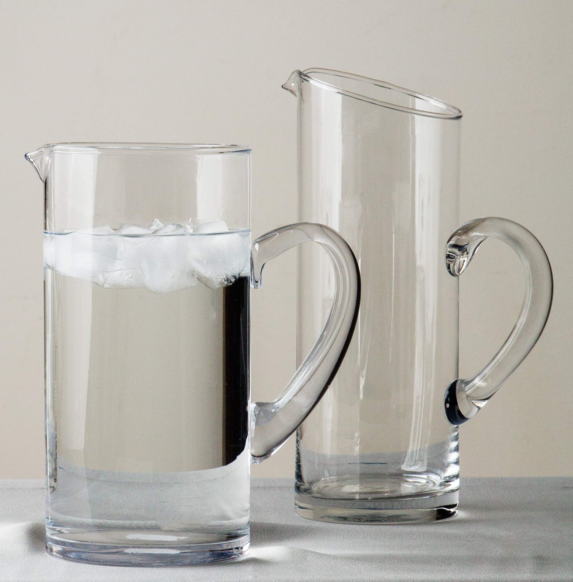 Glass Water Pitcher with Spout – Elegant Serving Carafe for Water, Juice, Sangria, Lemonade, and Cocktails – Crystal-Clear Glass Beverage Pitcher.